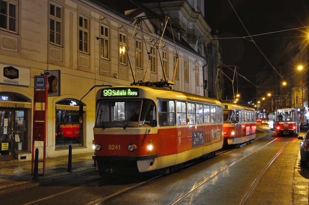 Pražská MHD se postupně vrací do normálu. Praha prodlouží provoz metra ...