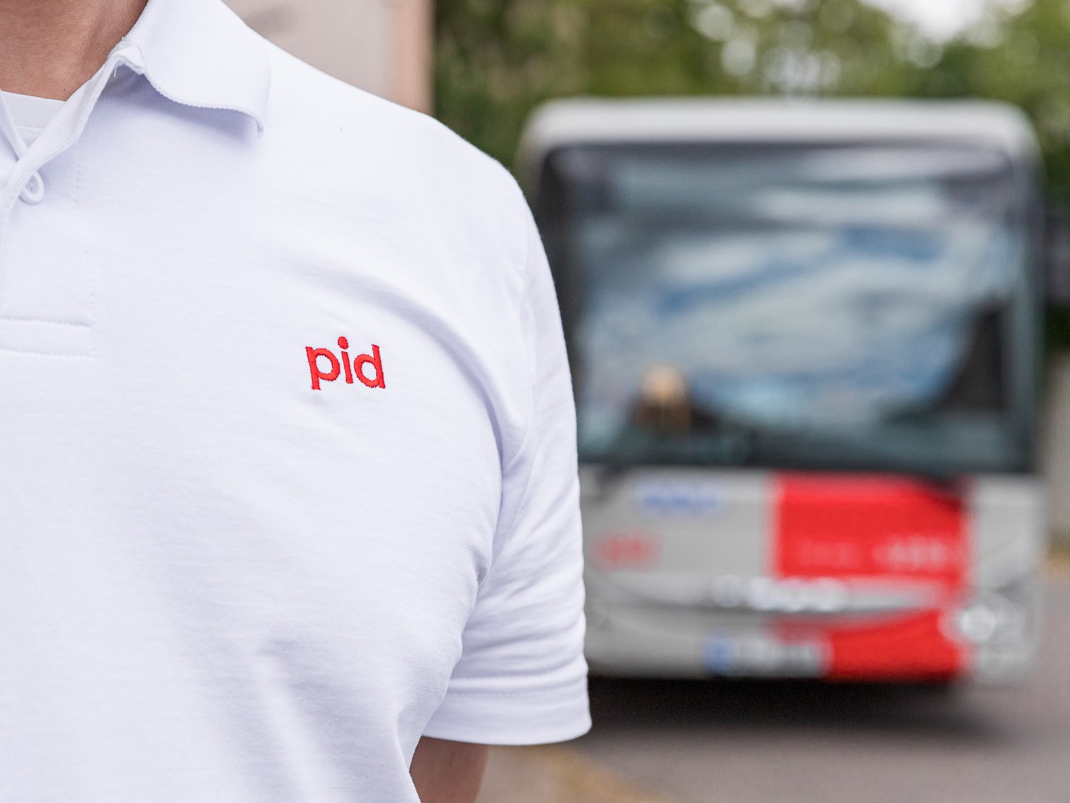 Řídit autobus by mohli již osmnáctiletí | Pražská integrovaná doprava ...